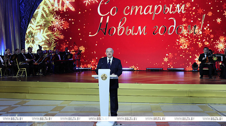 "Мы все служим Отечеству". Лукашенко отметил заслуги тех, кто двигает ...