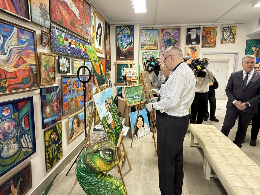 Spreading cheer at care home in Minsk. Belarusian MFA takes part in ...